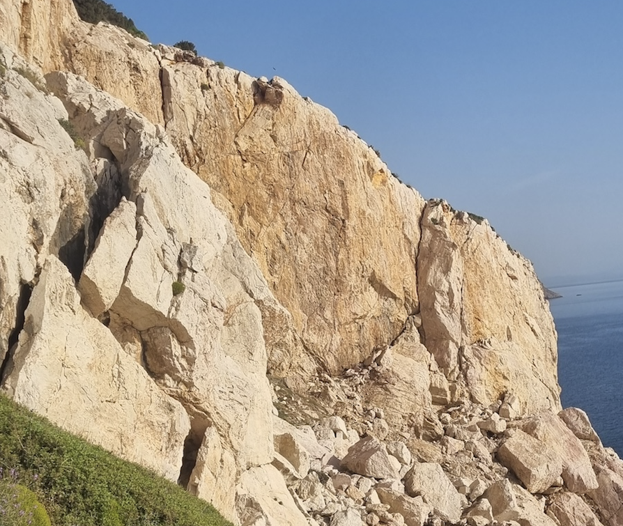 Climbing in Athens - Marmita na Estrada