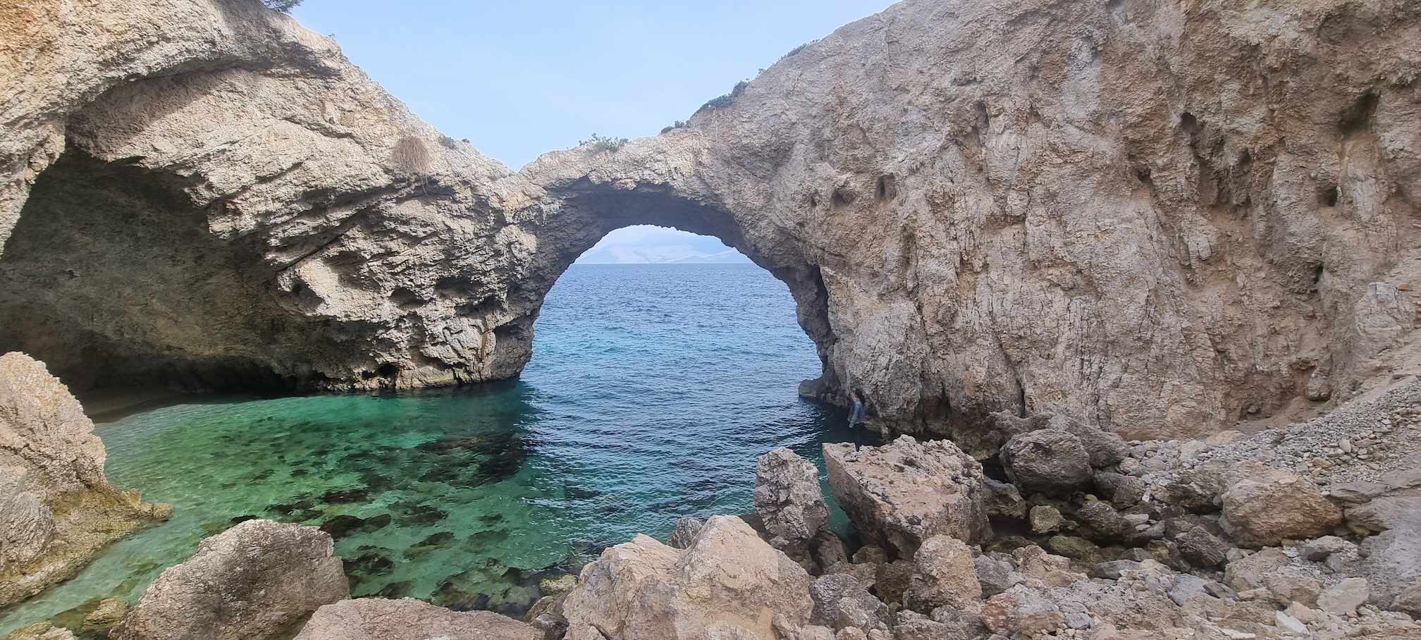 Cave of the Seal - Marmita na Estrada