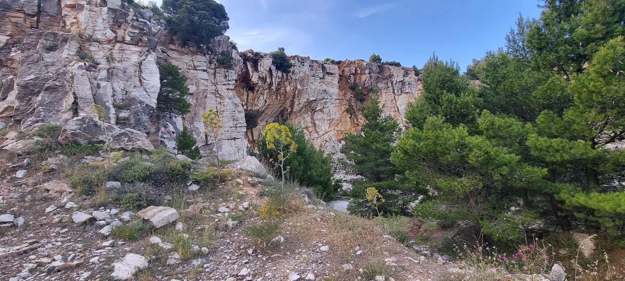 Davelis Caves - Marmita na Estrada